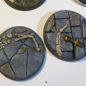 Kitsune Miniature Multi-tailed Fox 32mm Miniature RN - Etsy