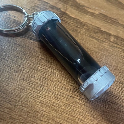 Resident Evil T-virus & G-virus Vials Keychains - Etsy