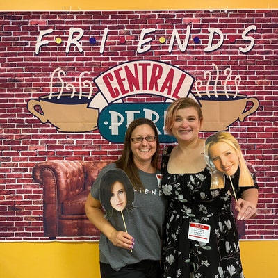 Friends Photo Booth Props, Friends Heads, Friends Photos, Friends Party ...