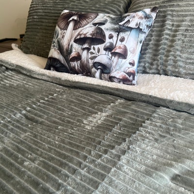 Vintage-inspired Floral Outdoor Rug. Featuring Lush Foliage and ...