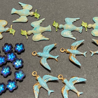 5 Small Bluebird Charms - Etsy
