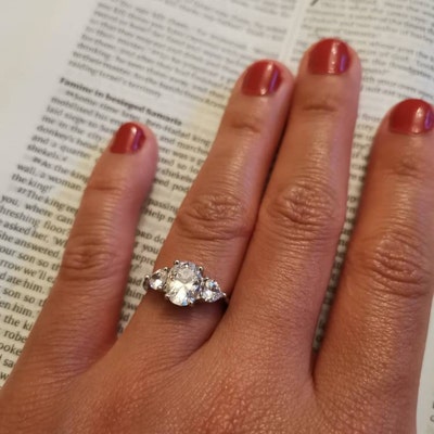 Three Stone 3-stone Oval 0.75ct Diamond CZ Wedding Engagement Bridal ...