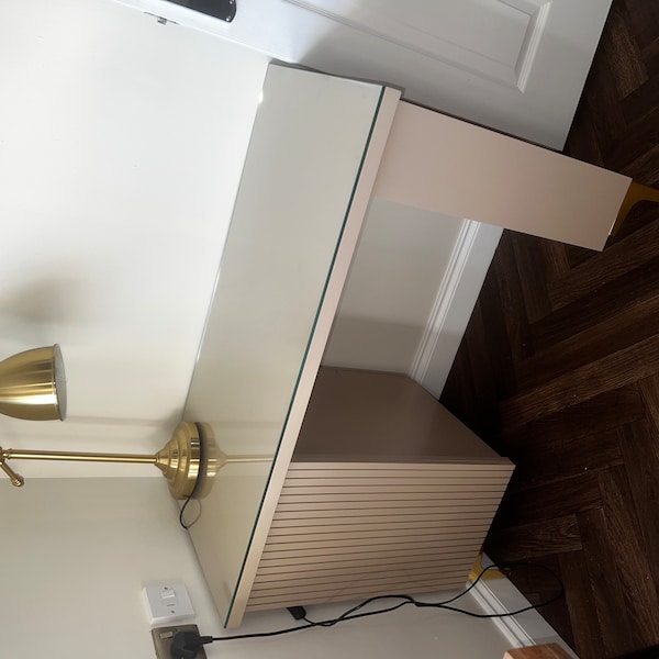 Luxury U Shape Curved Pleated Front Reception Desk for Salon or Retail ...