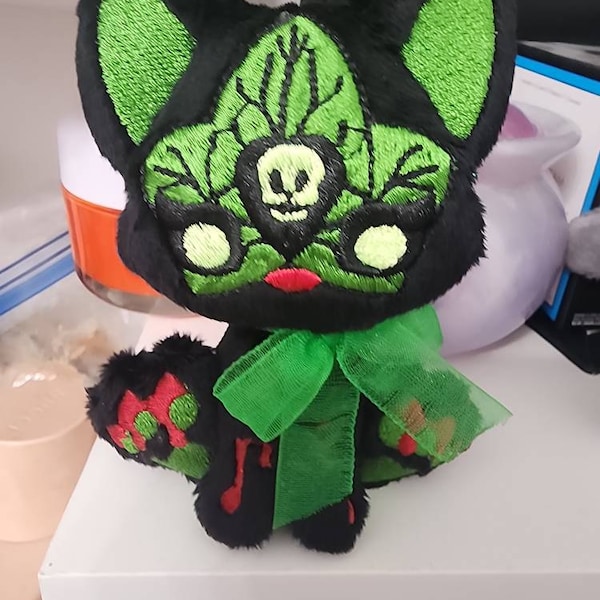Zyniza the Poison Ivy Cat - Littlefox's Toebeans - Mystical Spooky ...