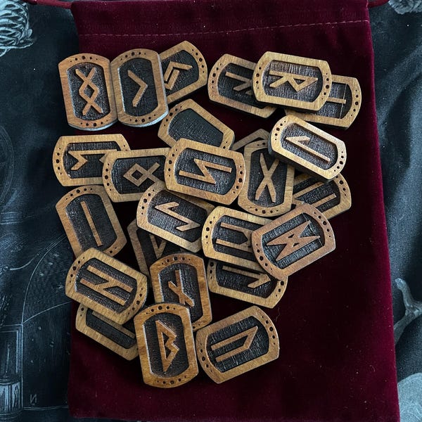 Wooden Runic Set, 25 Pcs With Velvet Pouch | Wood Runes Elder Futhark ...