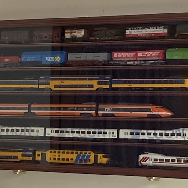 HO Scale Train Display Case Model Train Car Wall Cabinet Shelf Rack W ...