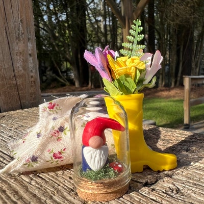 Tiny Spring Bouquet/ Miniature Bouquet/ Tiny Flowers/ Tiny - Etsy