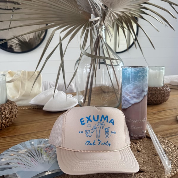 Custom Wedding Can Coolers: Modern Chic Party Favors - Etsy