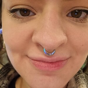 Flor Brass Septum Piercing Fine Lines Nose Piercing - Etsy