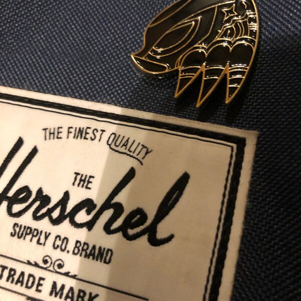 PREDACKLES - Predator + Knuckles Enamel Pin - Etsy