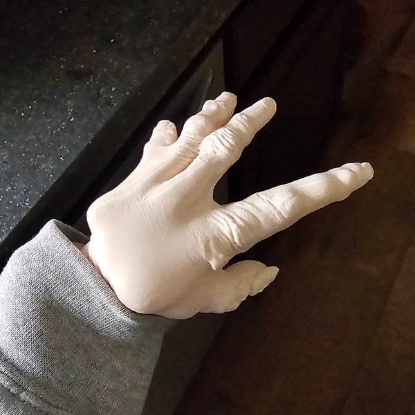 Strong Hand | Scary Movie 2 | Hanson | Replica - Etsy