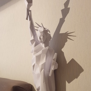 Statue of Liberty Papercraft Sculpture, Printable 3D Puzzle, Papercraft ...