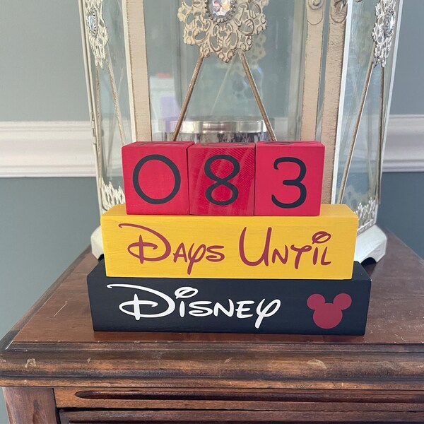 It's a Good Day to Teach Tiny Humans Educator T-shirt, Day the Crayons ...