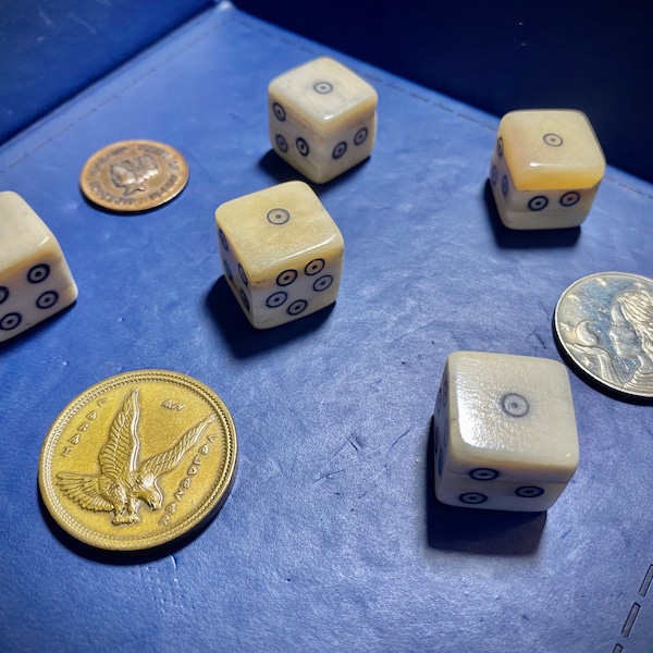 UNIQUE Pip Design Large Medieval Bone Dice Set (qty 5) - Mat Cauthon's ...