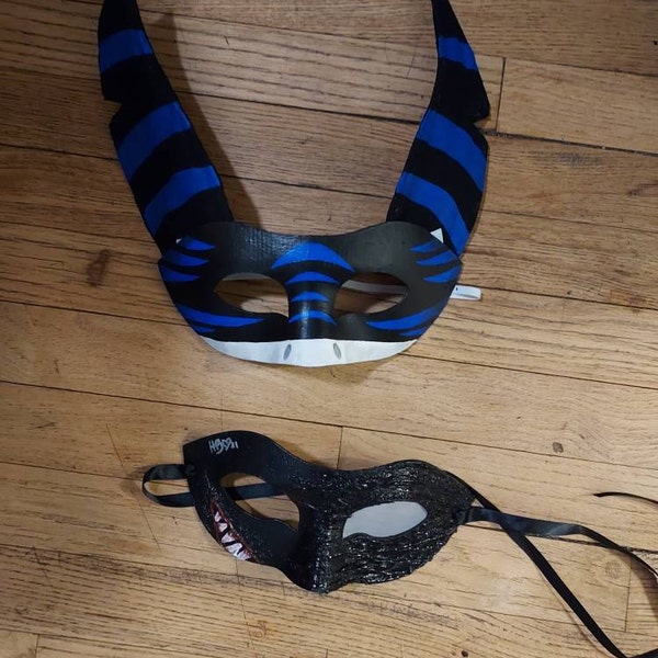 Painted Skull With Cracks Halloween Mardi Gras Half Mask White, Black ...