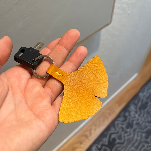 100% Handmade (buy One Get One Free) Ginkgo Leaf Key Chains Ginkgo Leaf ...