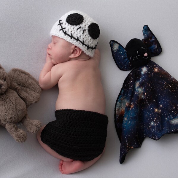 Disney Goofy Inspired Infant Newborn Baby Outfit Beanie Hat Booties ...