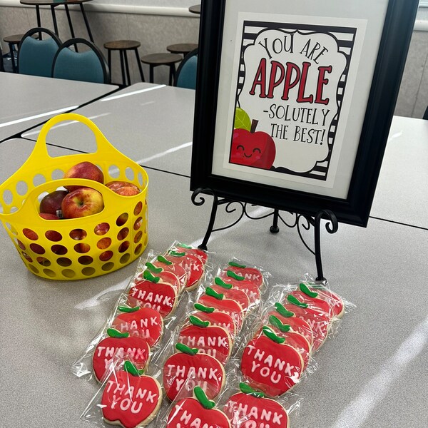 Teacher Appreciation Sign: Apple Gift Basket Printable (8x10 Digital ...