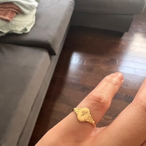 18K Gold Personalized Signet Ring, Birth Flower Ring, Initial Ring ...