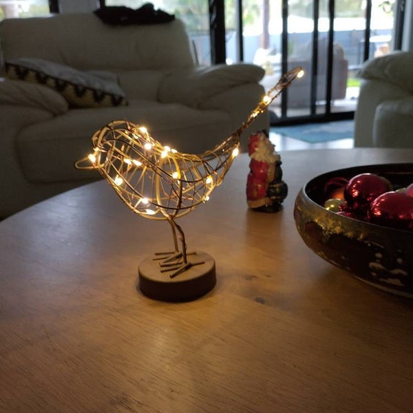 CHRISTMAS Table Top LED Light up Battery Operated Wire Gold Reindeer ...