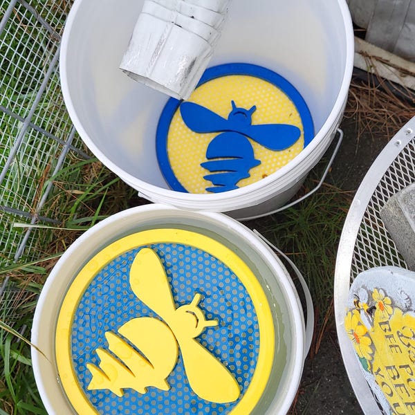 Bucket Bee Floater – 5 Gallon - Etsy