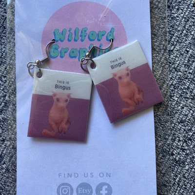 Hug Me Candy Heart Keychains Green Hug Me Keychain Heart Pill Keychain ...