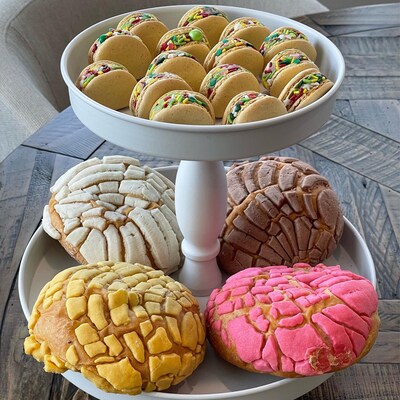 Taco Macarons Choose Your Flavors 15 or 30 Taco Inspired Designs French ...