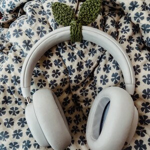 Crochet Sprout Leaf Headphones Accessory / Bookmark Plant - Etsy