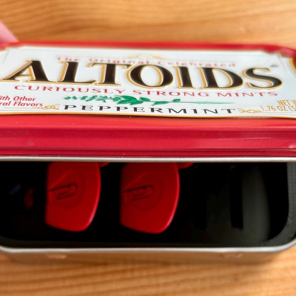 Dimebag Darrell Fans! 1:4 Scale Mini Replica of the Dimebolt Dean ML ...