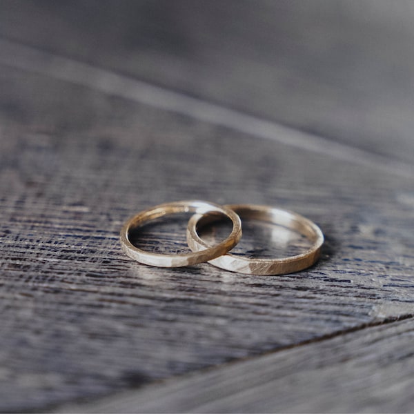 Organische Gold Eheringe Set, Trauringe organisch, Eheringe Berlin ...