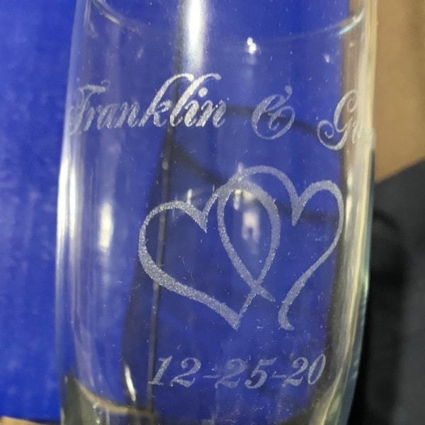 Gifts Infinity 2 Engraved Wedding Interlock Hearts Champagne Flutes ...
