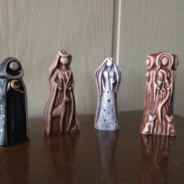 Medusa Gorgo Statue Made of Clay / Handmade / - Etsy