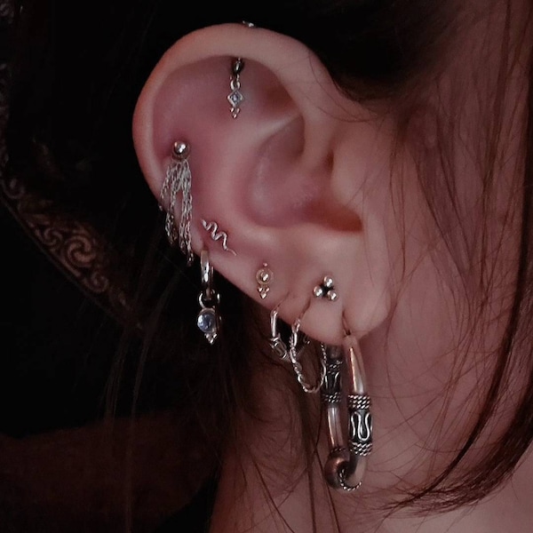 Dainty F136 Titanium 16G Lena Screw Flat Back Vertical Helix Piercing ...
