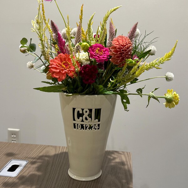 Custom Monogram Vase Personalized Wedding, Anniversary, Mother of the ...
