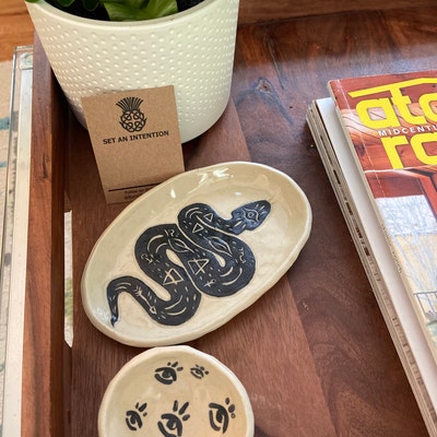 Snake Spirit Tray Black Sgraffito/shiny Glaze Off-white Clay Small ...