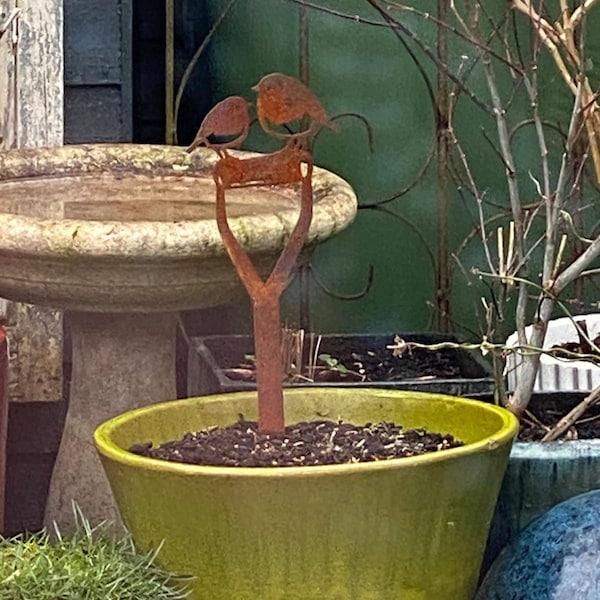 Robin on Spade Garden Decoration / Bird Garden Gift / Rusty Metal Robin ...