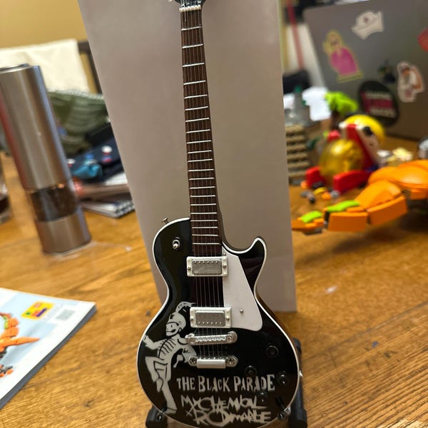 TOM PETTY Mini Sunburst Guitar Memorabilia Free Stand Display Gift - Etsy