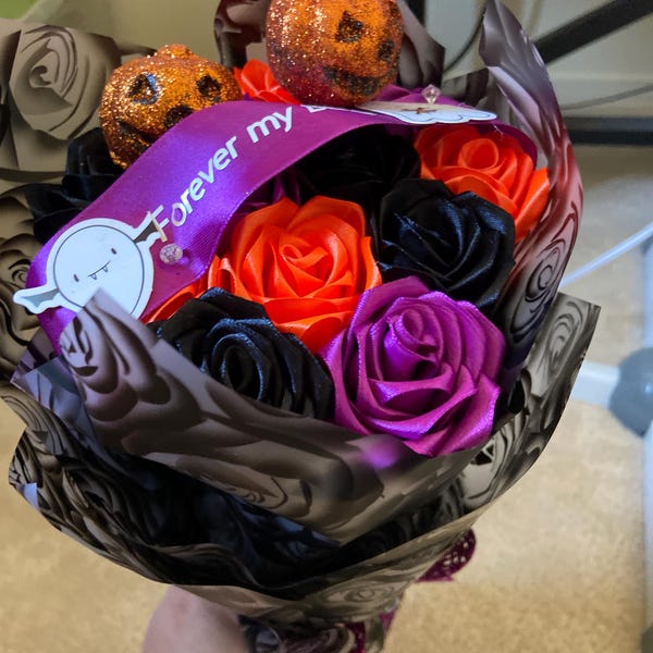 Classic Ramo Buchon, Eternal Rose Bouquet, Ever Lasting Roses, Romantic ...