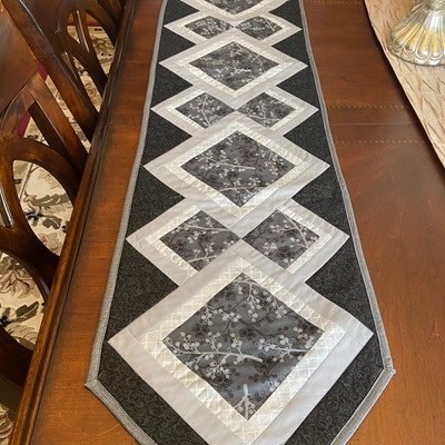 Francis Table Runner PDF PATTERN upgrade to Video Tutorial Available - Etsy