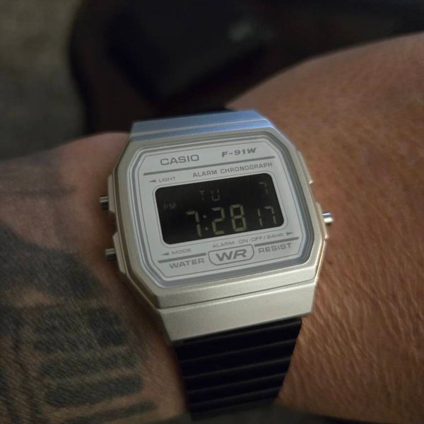 Custom Casio F-91W Negative Display and Metal Band Mod With Custom Case ...