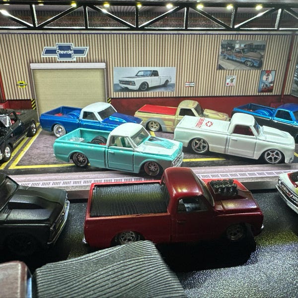 Advan Interior Garage Theme LED Display Diorama - Etsy