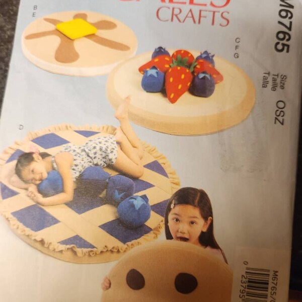 Uncut Holly Hobie Quilt Pattern, Simplicity 6702 - Etsy