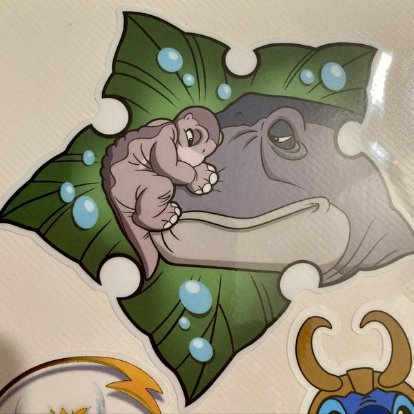 The Land Before Time Inspired Littlefoot and Mother Cartoon Tree Star ...