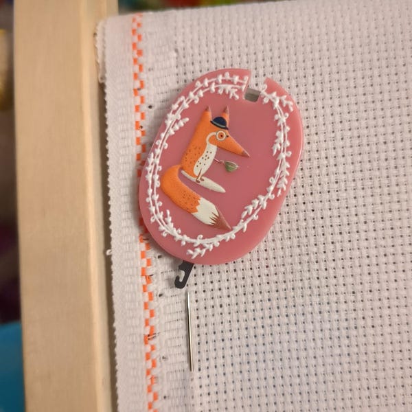 3-in-1 Needle Threader With Minder and Thread Cutter Mama Fox Sewing ...