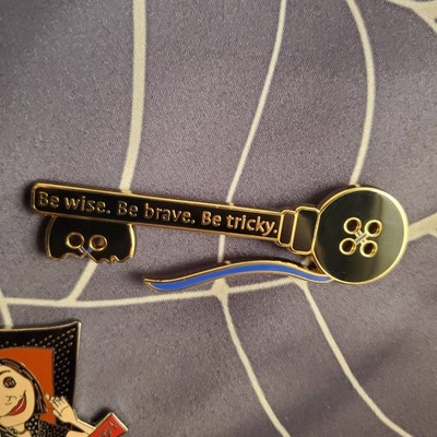 Black Button Key V2 gold Metal Writing Hard Enamel Pin - Etsy