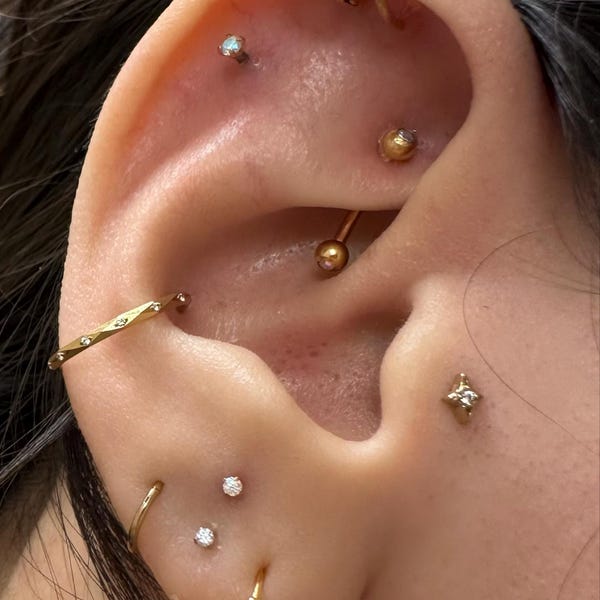 ASTM F136 Titanium Marquise Twist Conch Clicker Hoop, 10mm, 12mm Gold ...