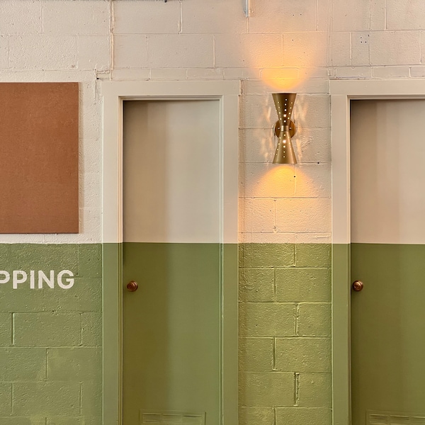 Atomic 50's 60's Style Mid-century Modern Bow Tie Dual Cone Wall Sconce ...