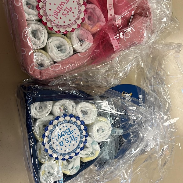 Diaper Bundle Gift, Baby Shower Centerpiece, Gender Reveal - Etsy