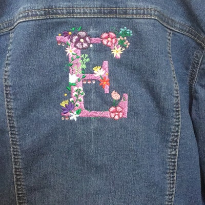 Floral Whole Alphabet Garden Flag Monogram Lace Swirl Flowers Block ...