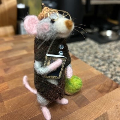 Needle Felted Small Gray Mouse With Acorn Cap and Wool Scarf, Dollhouse ...